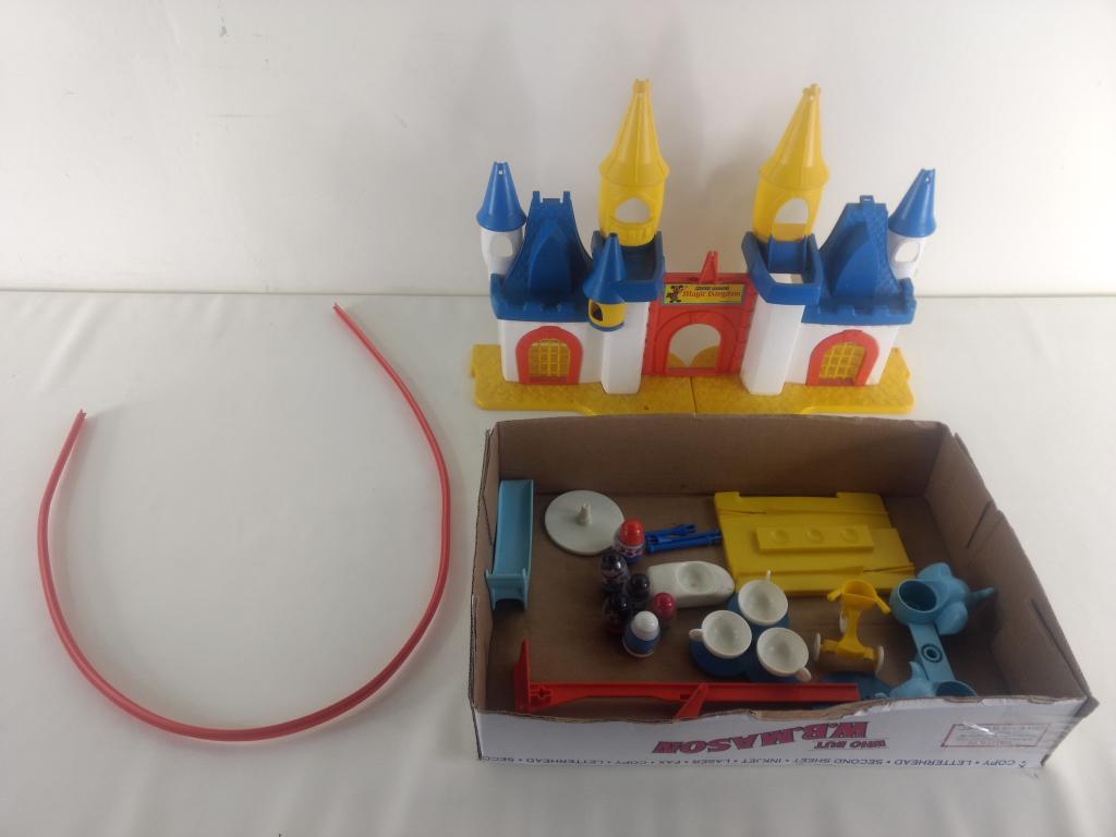 Vtg Weebles Disney's Magic Kingdom Castle