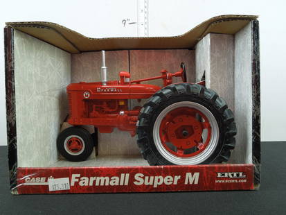Ertl Mccormick Farmall Super M 1/16 Scale Die Cast