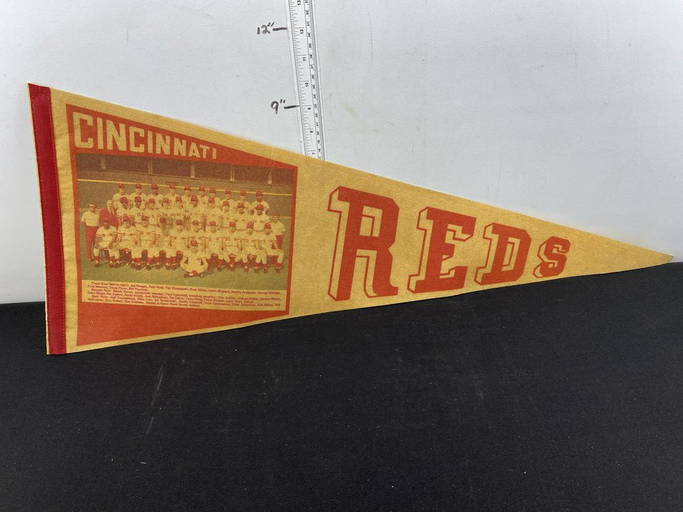 1976 Cincinnati Reds Vintage Pennant Wprinted Team