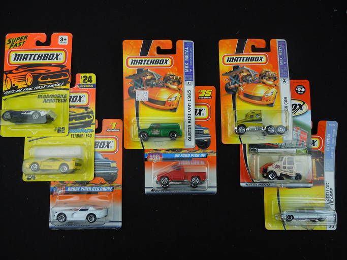 Mixed Lot Of 16 Different Matchbox Vehicles