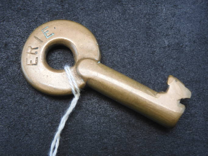 Erie Adlake Brass Key