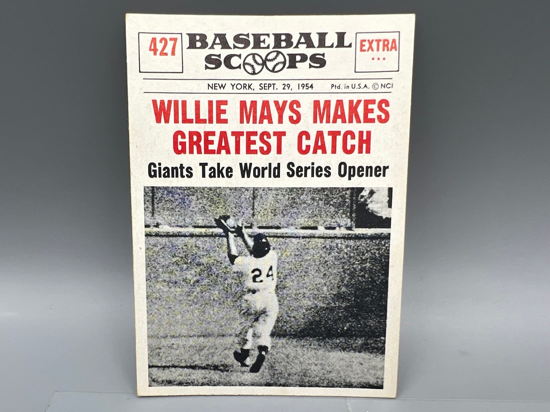 1961 Nu-card Baseball Scoops #427 Willie Mays Auction