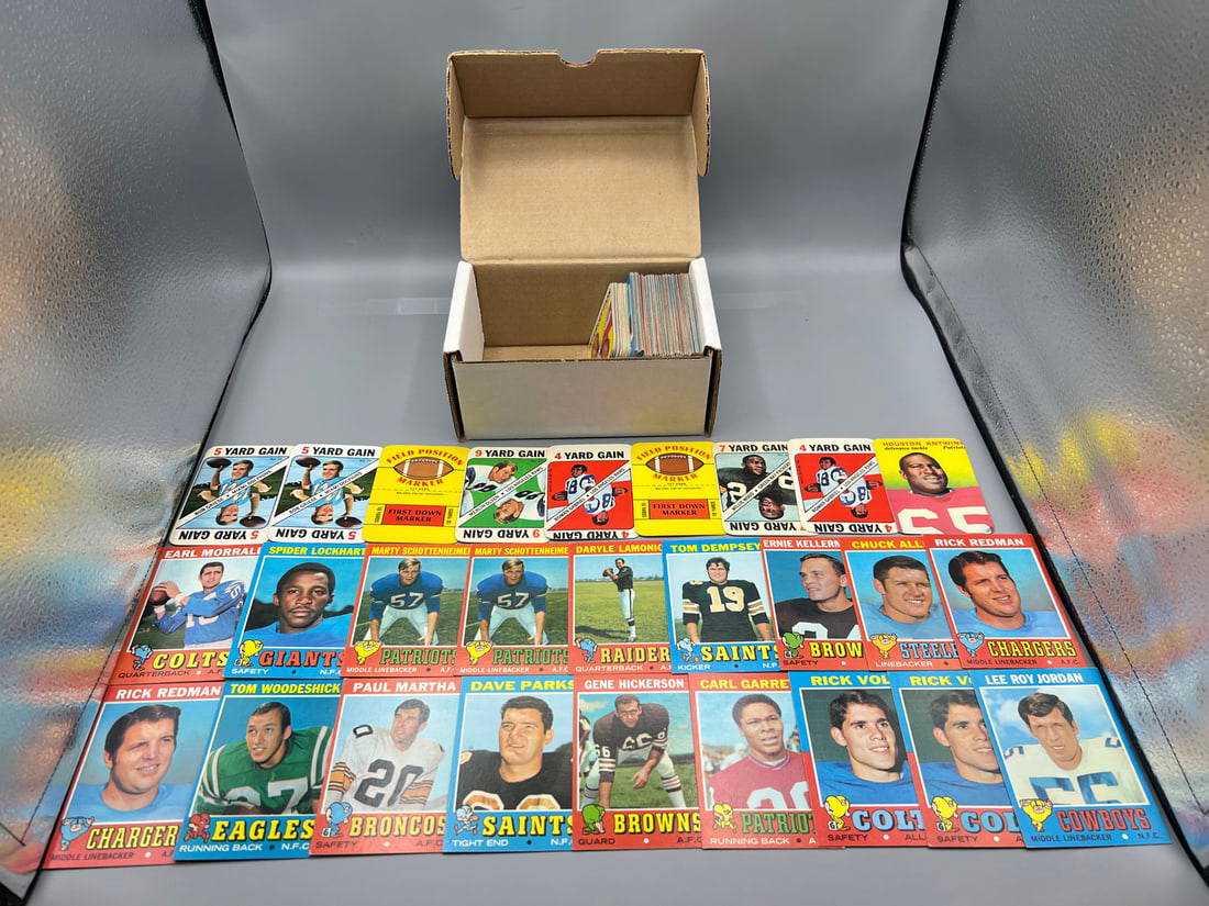 Lot Of (132) 1971 Topps Football Cards W/ Some Stars & Rookies ...