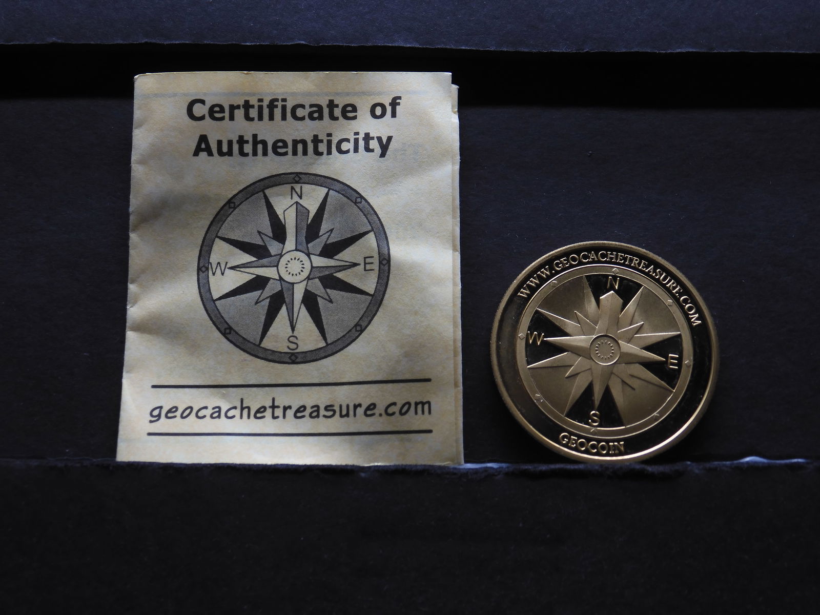 2005 Geocoin Celebrating The Adventure Game Of Geocaching With Coa. Obv ...