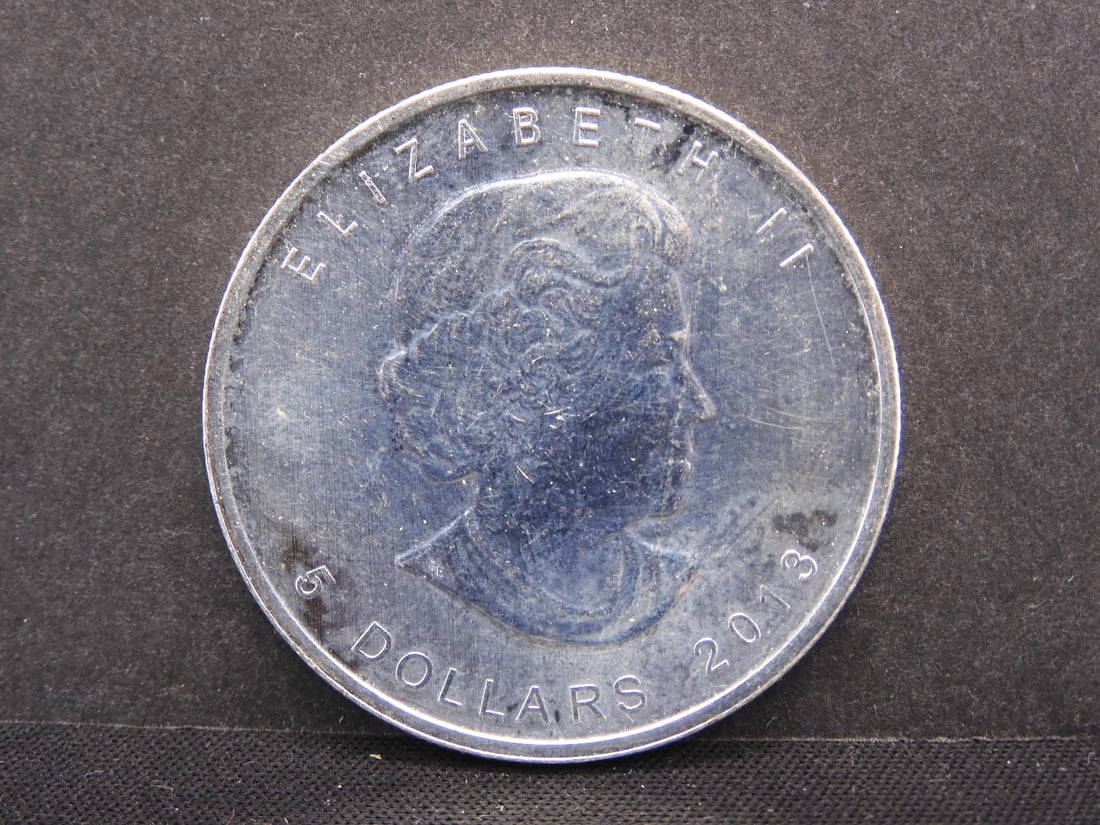 2013 Canadian 5 Dollar Coin, 1 Oz .9999 Silver Auction