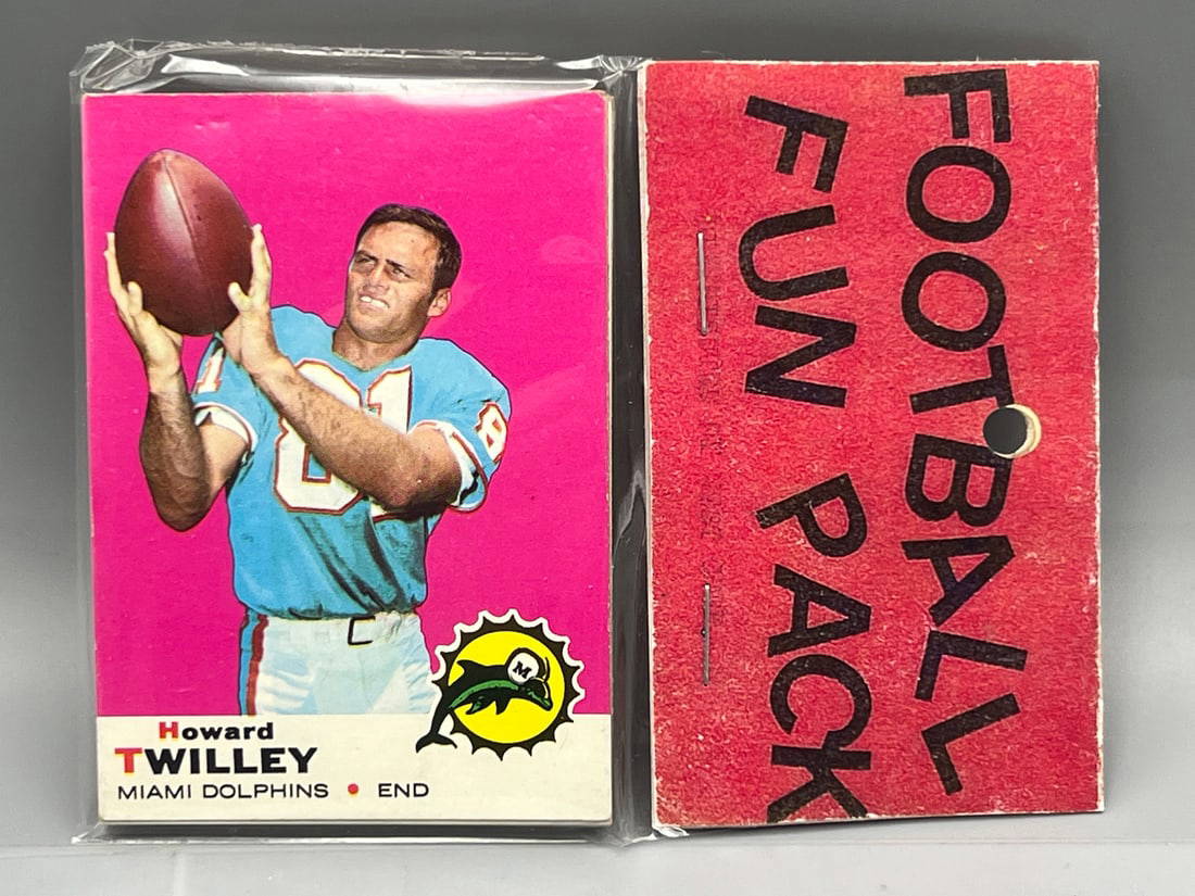West Corp. Cello Fun Pack Repack 1969 Topps Football Unopened Pack ...