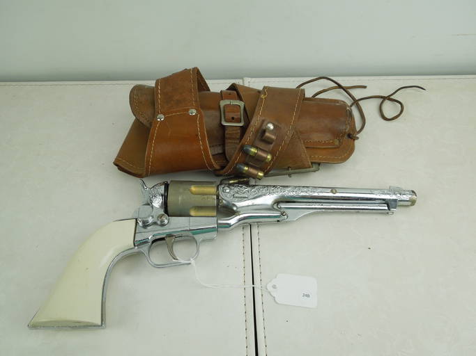 1959 1965 Hubley Colt .45 Cap Gun W/ Holster