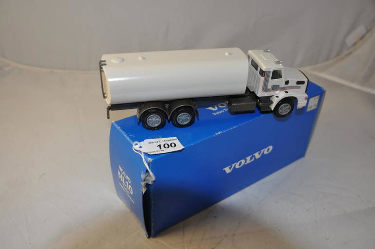 Conrad Model 3777 Volvo Nl10 Turbo Water Tanker 1:50