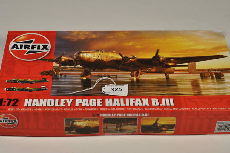 Airfix Model Kit A06008a Handley Page Halifax B111 1:72