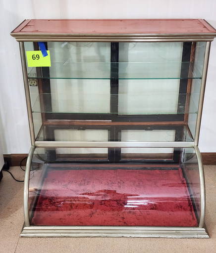Countertop Display Case With Curved Glass