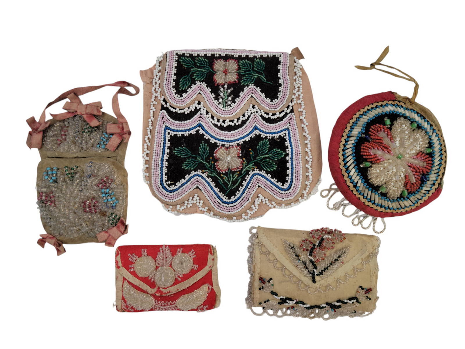 Five Pieces Of Haudenosaunee (iroquois) Beadwork Auction