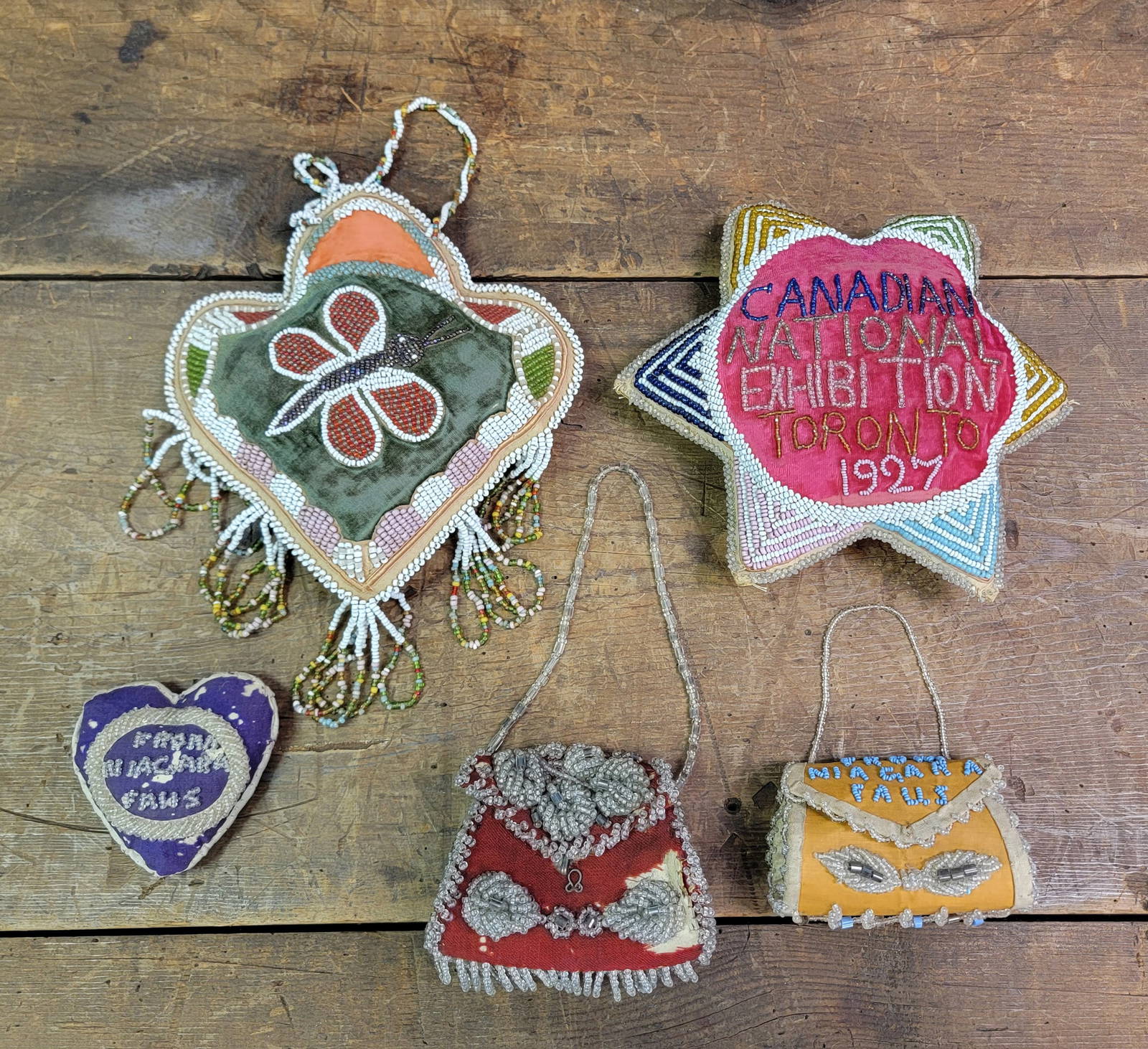 Five Pieces Of Iroquois / Haudenosaunee Beadwork Auction