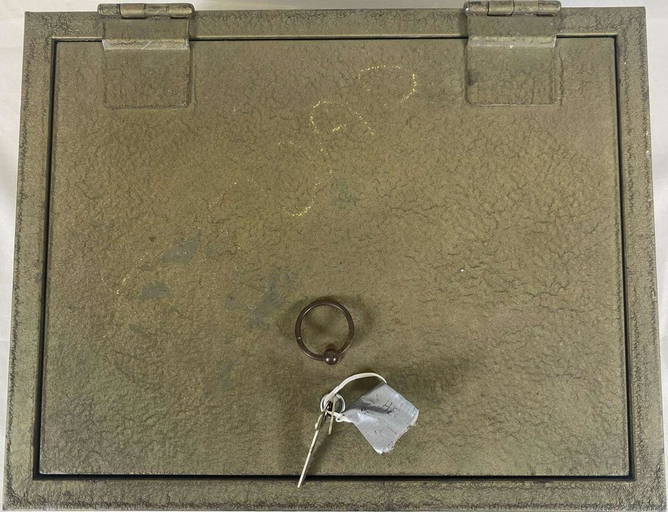 Vintage Antique Victor Safe Strong Box With Keyed Lock - Nov 07, 2021 ...