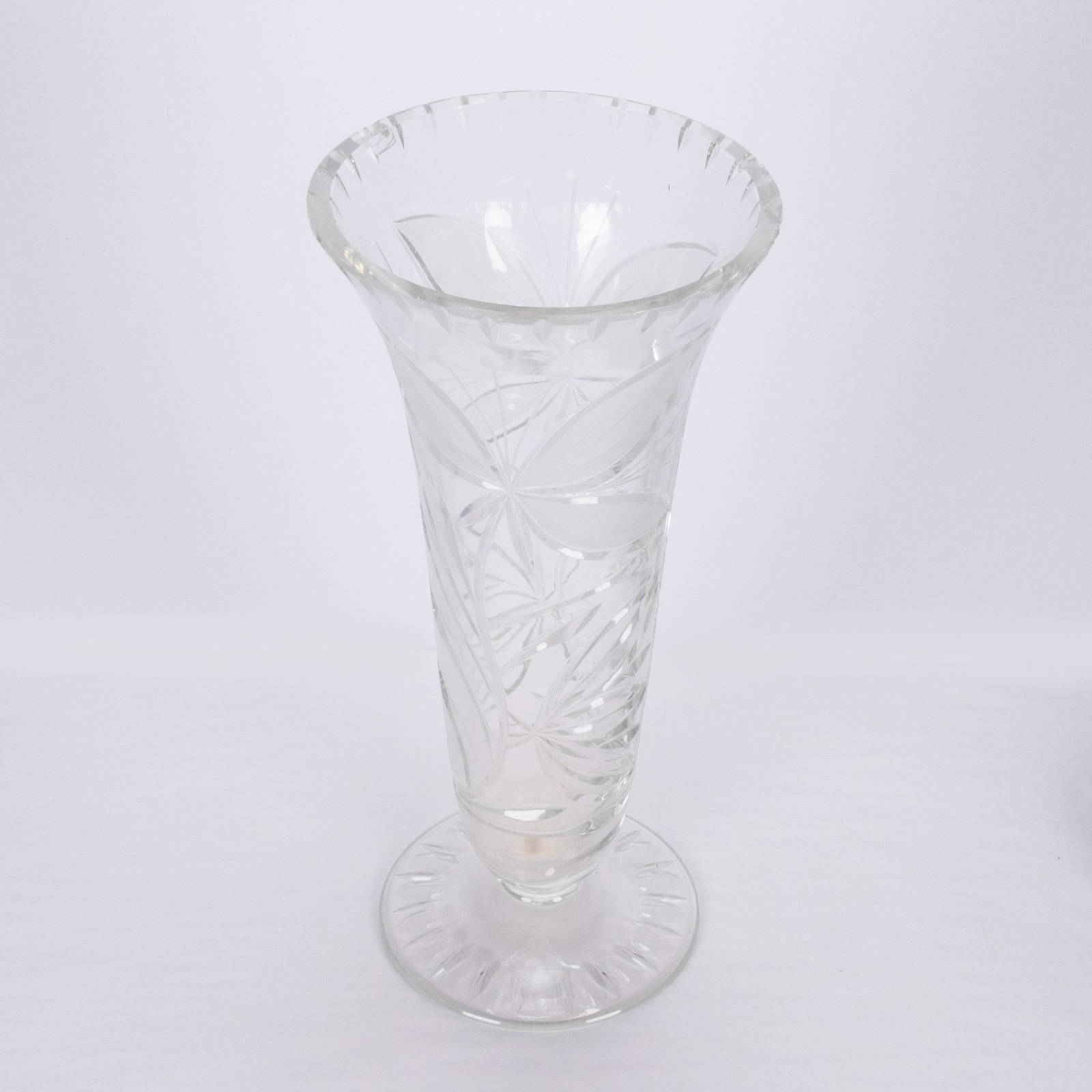 Abcg Cut Glass Pedestal Vase Auction