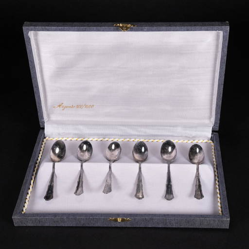 800 Silver Spoons In Presentation Case