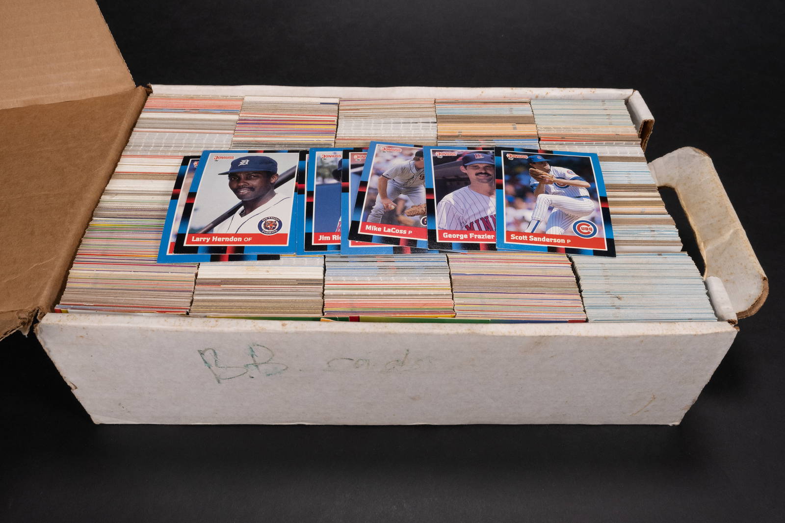 Large Vintage Baseball Card Collection Auction