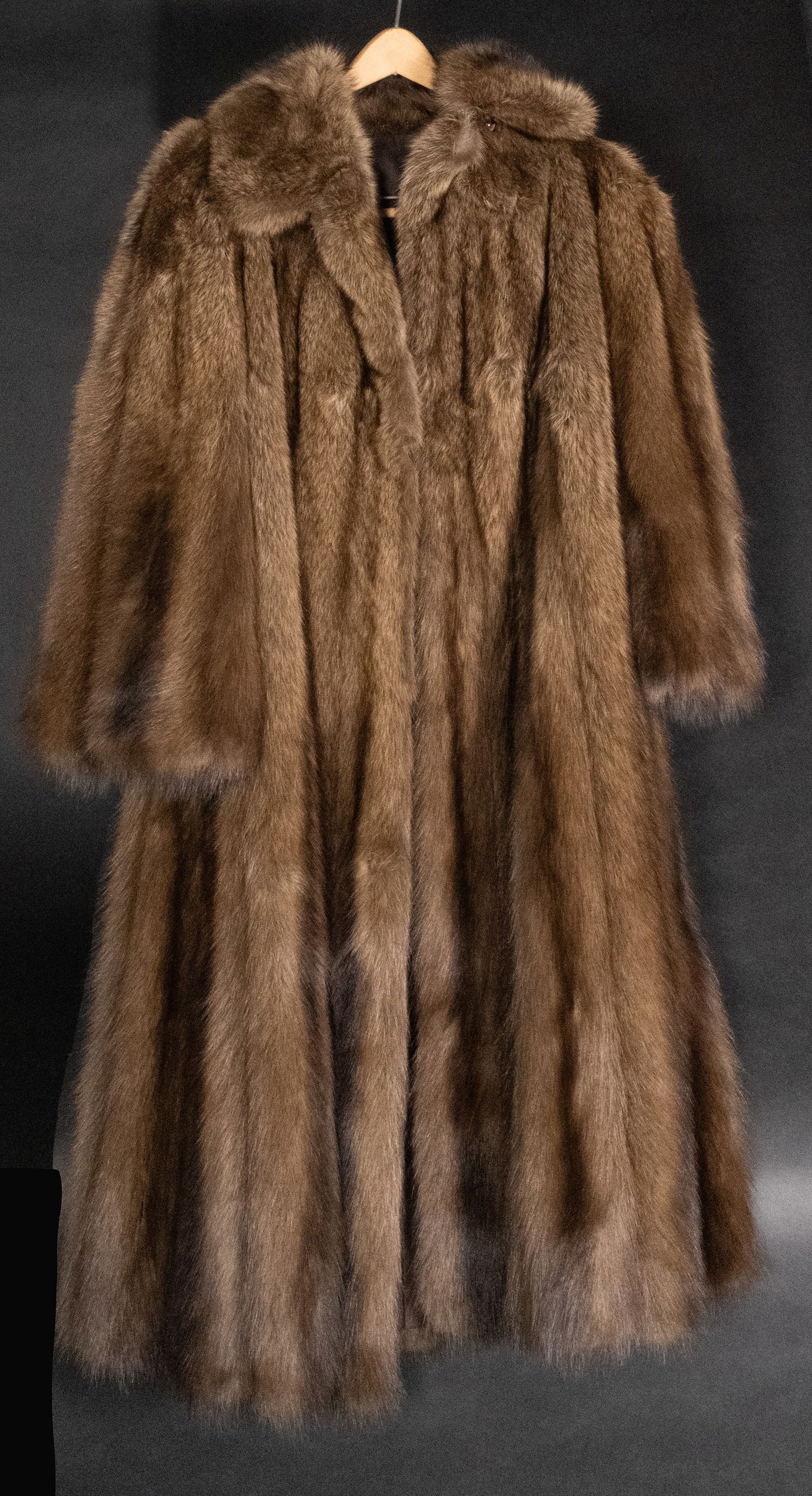 Unbranded Beaver Fur Full Length Coat Auction
