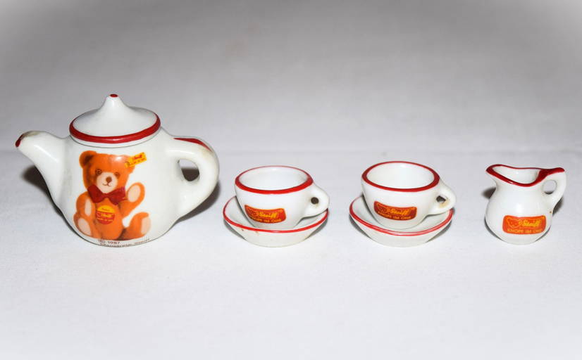 Vintage 1987 Margarete Steiff Miniature Tea Set