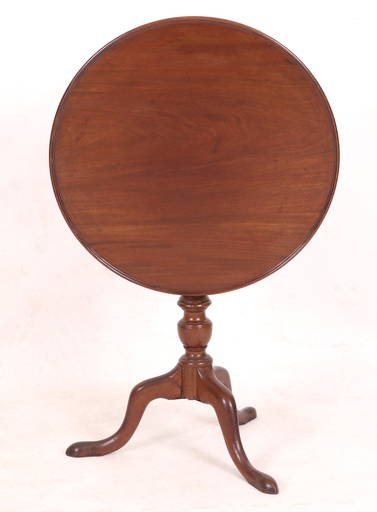 An American Mahogany Queen Anne Tea Table