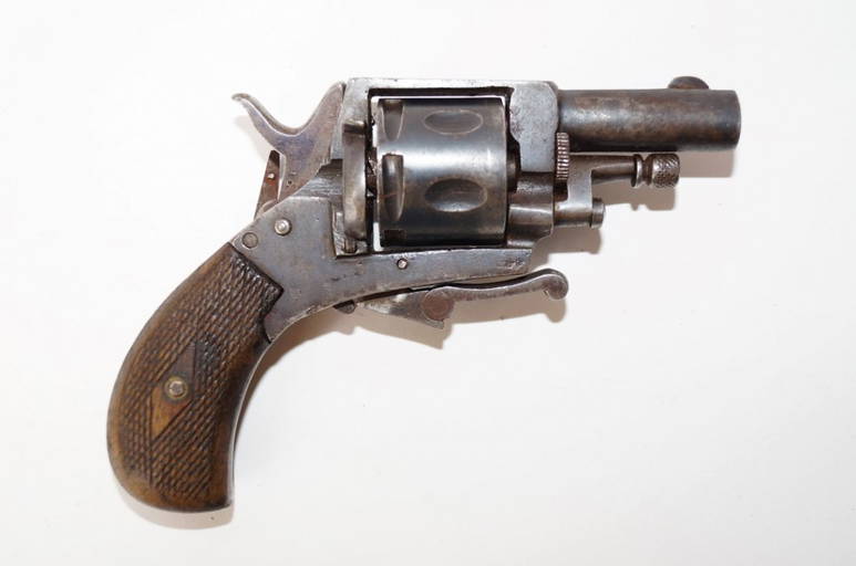 Pocket Size Revolver Folding Trigger