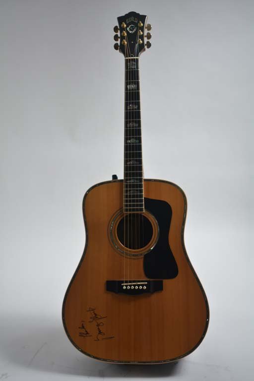 Guild D 100 Guitar Owned & Signed By George Strait