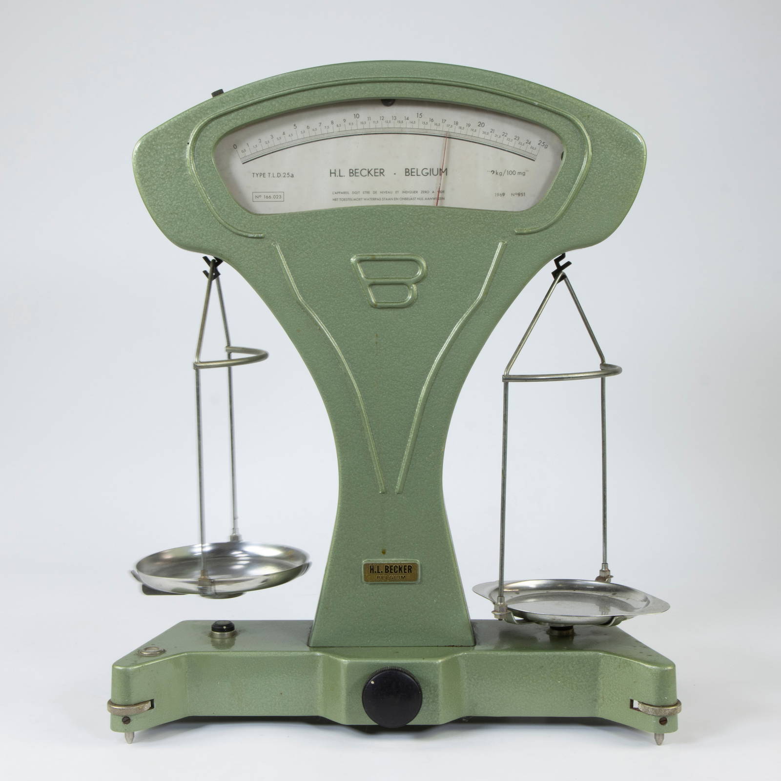 A 1978 Belgian Scale By H.l. Becker With Two Silver Scales And At The ...