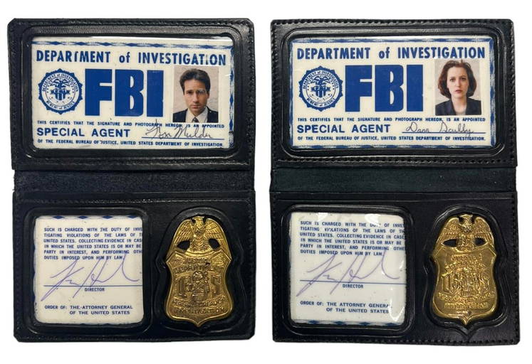 The X Files (1993 ) Fox Mulder's (david Duchovny) And Dana Scully's ...