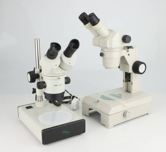 Two Modern Binocular Microscopes, - Jul 14, 2021 | Flints Auctions Ltd ...