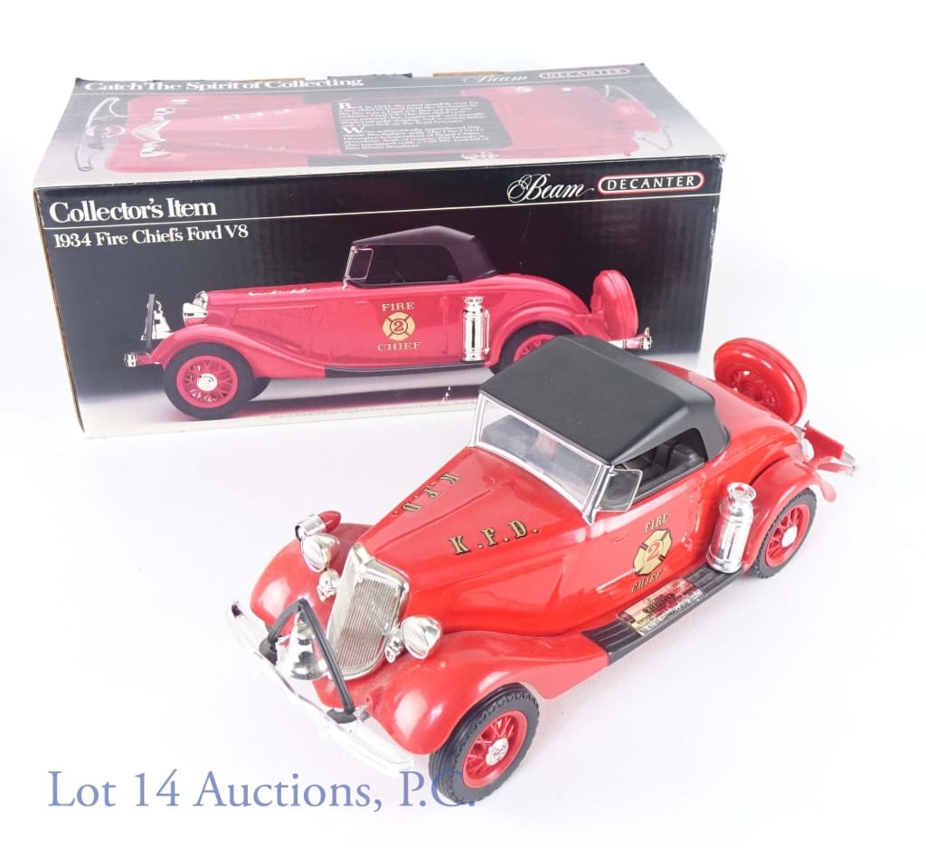 1988 Beams Bourbon - Fire Chiefs Ford V8 Decanter Auction