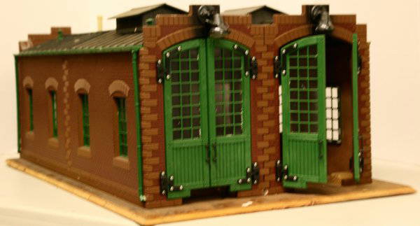 Pola G Gauge Double Engine Shed Kit With Wooden Ba
