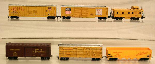 Ho Scale Union Pacific Cars 3 Box Cars 1 Stock Car