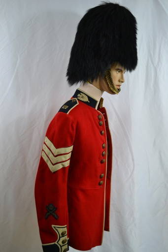 Wwi Period British Red Coat Guard Uniform Bear Busby