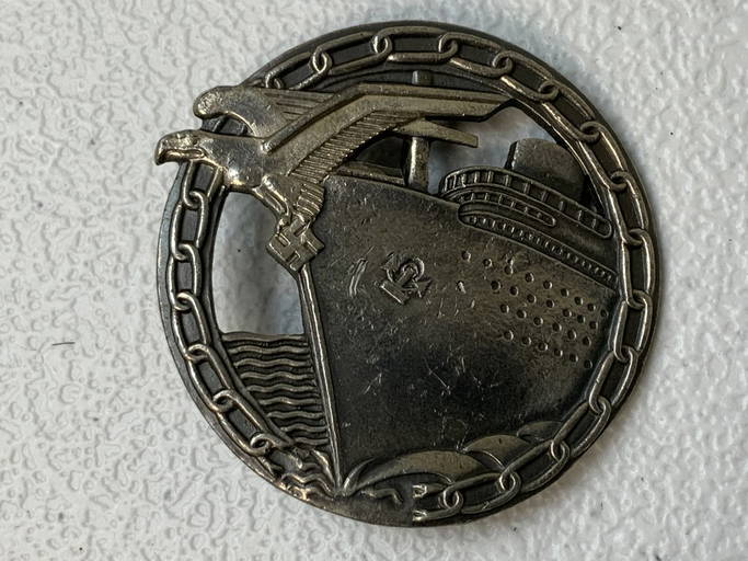 WWII GERMAN NAVY KRIEGSMARINE BLOCKADE RUNNERS BADGE - Sep 24, 2022 ...