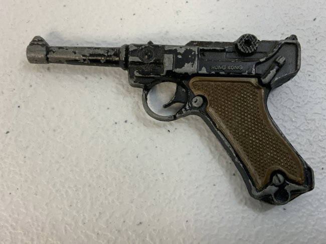 VINTAGE LUGER P08 TOY GUN (#1093) on Dec 10, 2022 | Beachwood Auctions ...