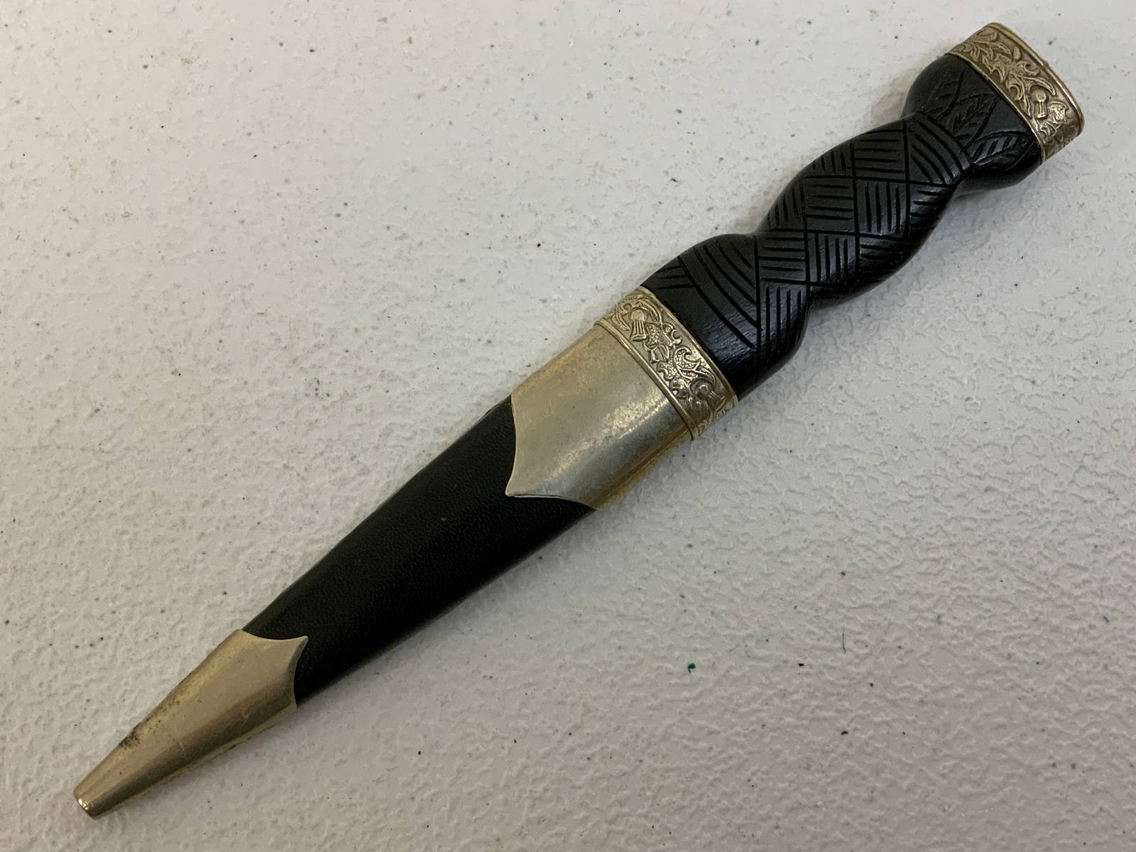 Scottish Highlander Sgian Dubh Skean Dhu Knife Dagger Auction