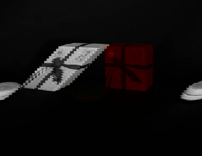 A Chinese Longquan Guan Type Incense Box