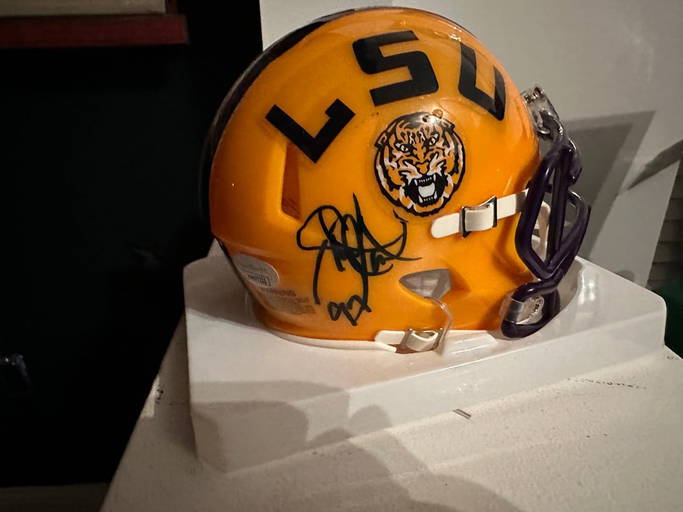 Leornard Marshall Signed Lsu Mini Helmet