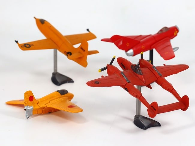 Vintage World War Ii Plastic Military Aircraft Toy Airplane Models