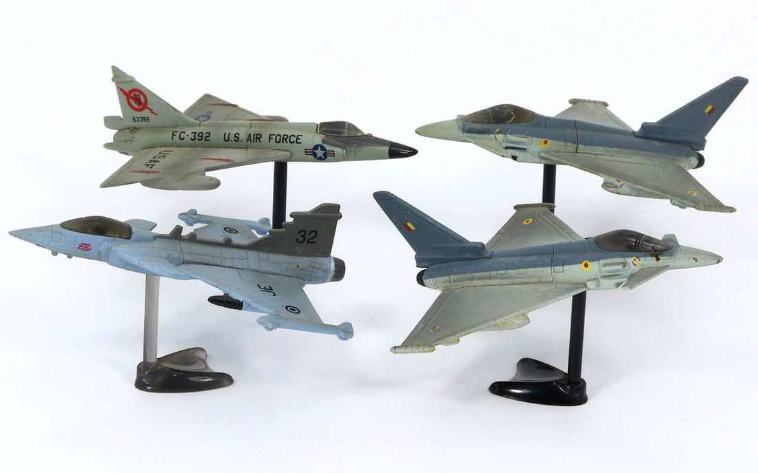 Vintage World War Ii Plastic Military Aircraft Toy Airplane Models Auction