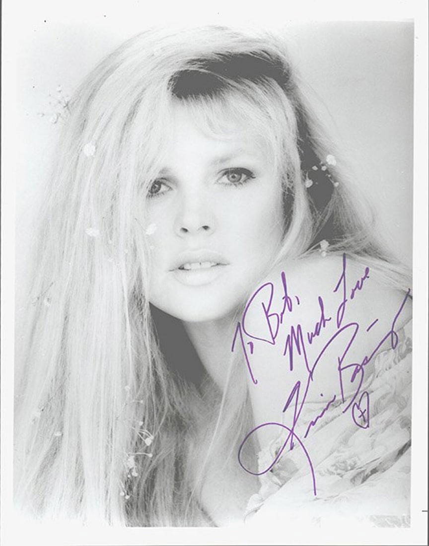 Kim Basinger Signed 8 X 10 Photograph Auction