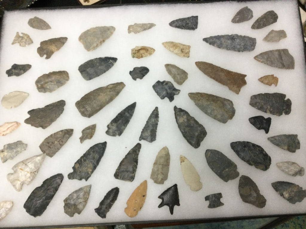 Huge Lot Of Arrowheads Auction