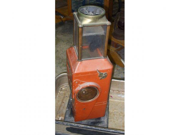 1320: Vintage Bus Token Machine