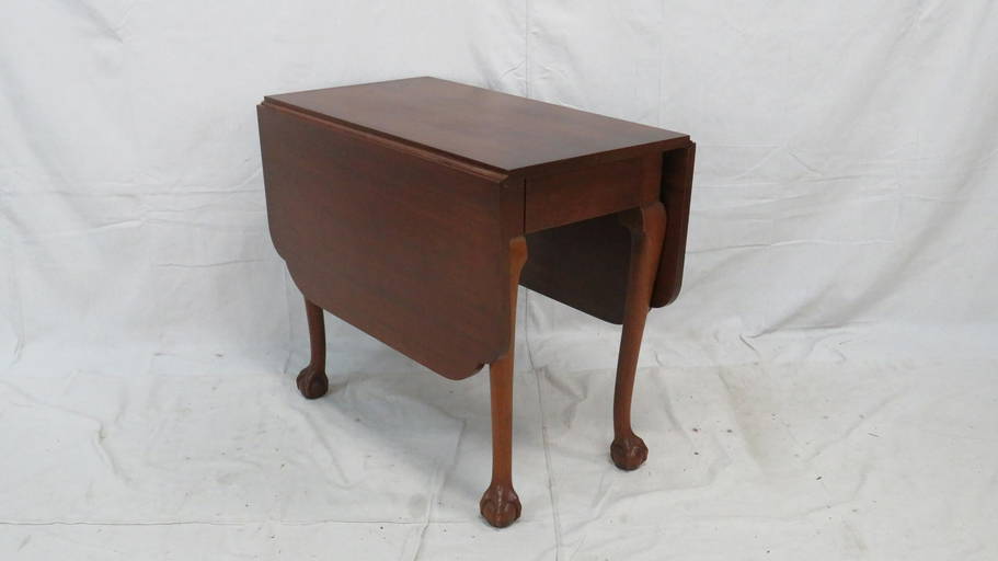 Biggs Thomas Jefferson Mahogany Drop Leaf Table