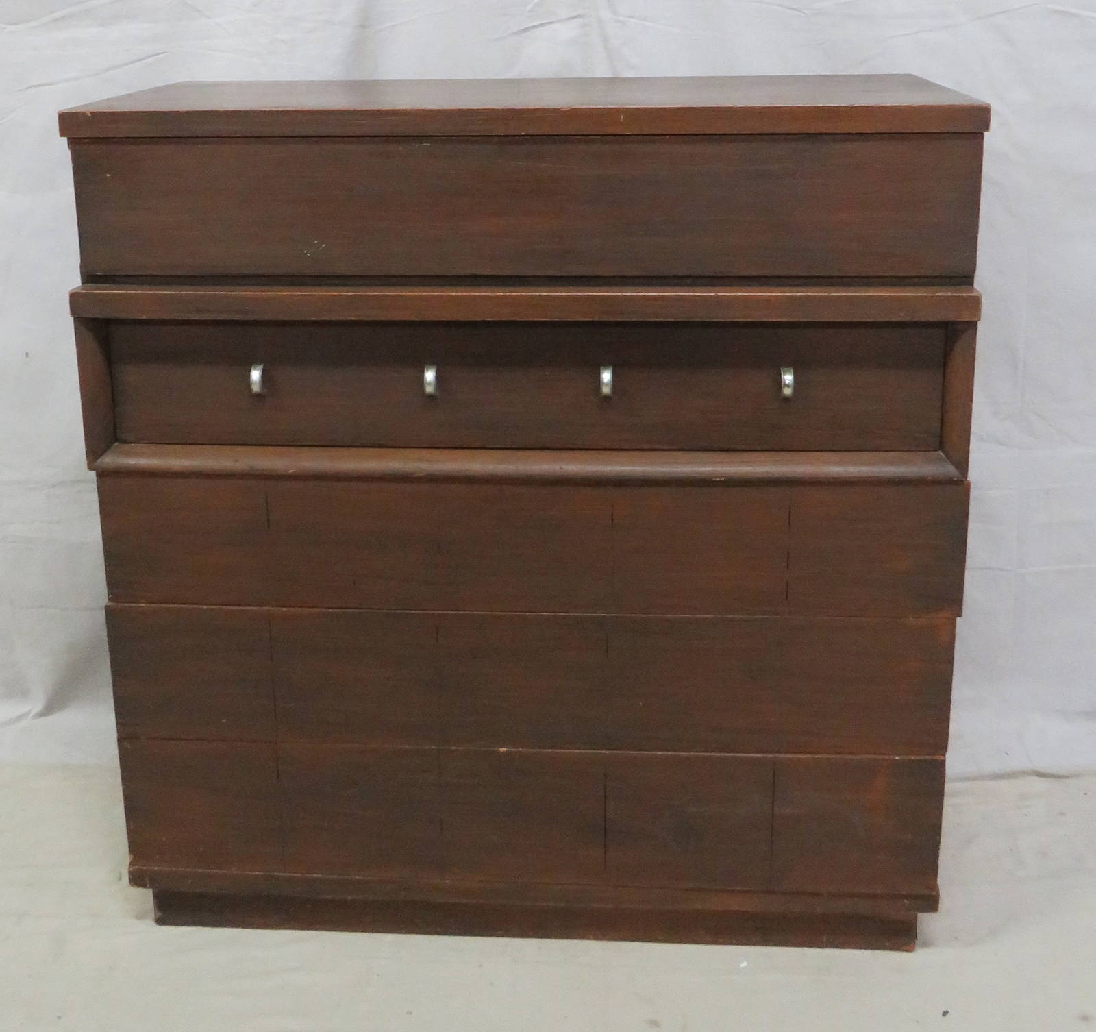 Mid Century Modern Cavalier Chest Of Drawers Auction