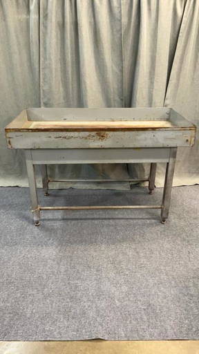 Industrial Sorting Table