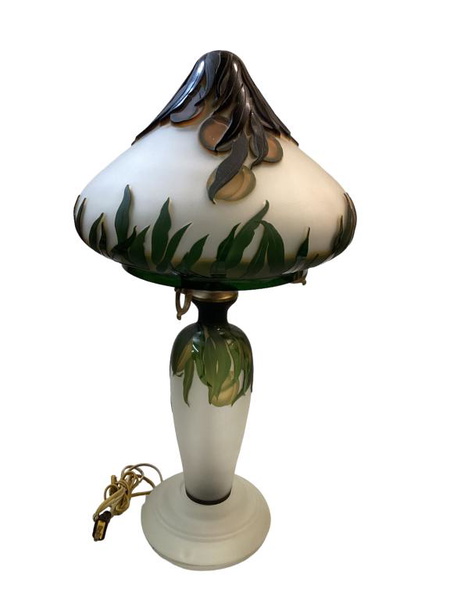 Kelsey Pilgrim Cameo Art Glass Lamp