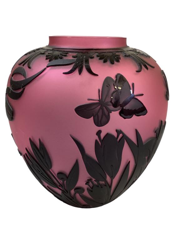 Kelsey Pilgrim Cameo Cut Vase Auction