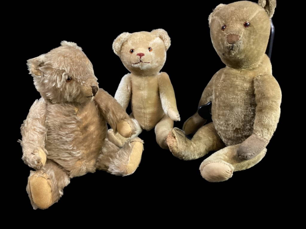 Three Steiff Bears Auction