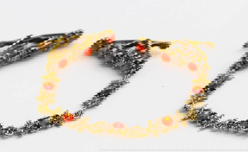 Gold Toned Vintage Collar Pin