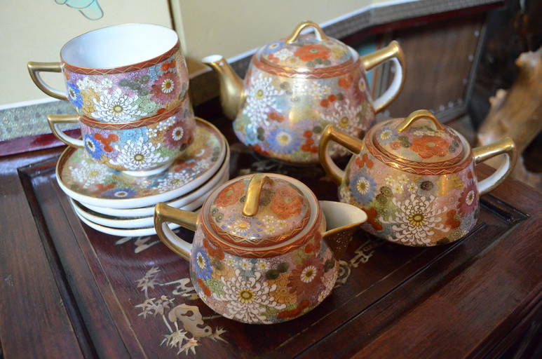 Vintage Chinese Tea Set